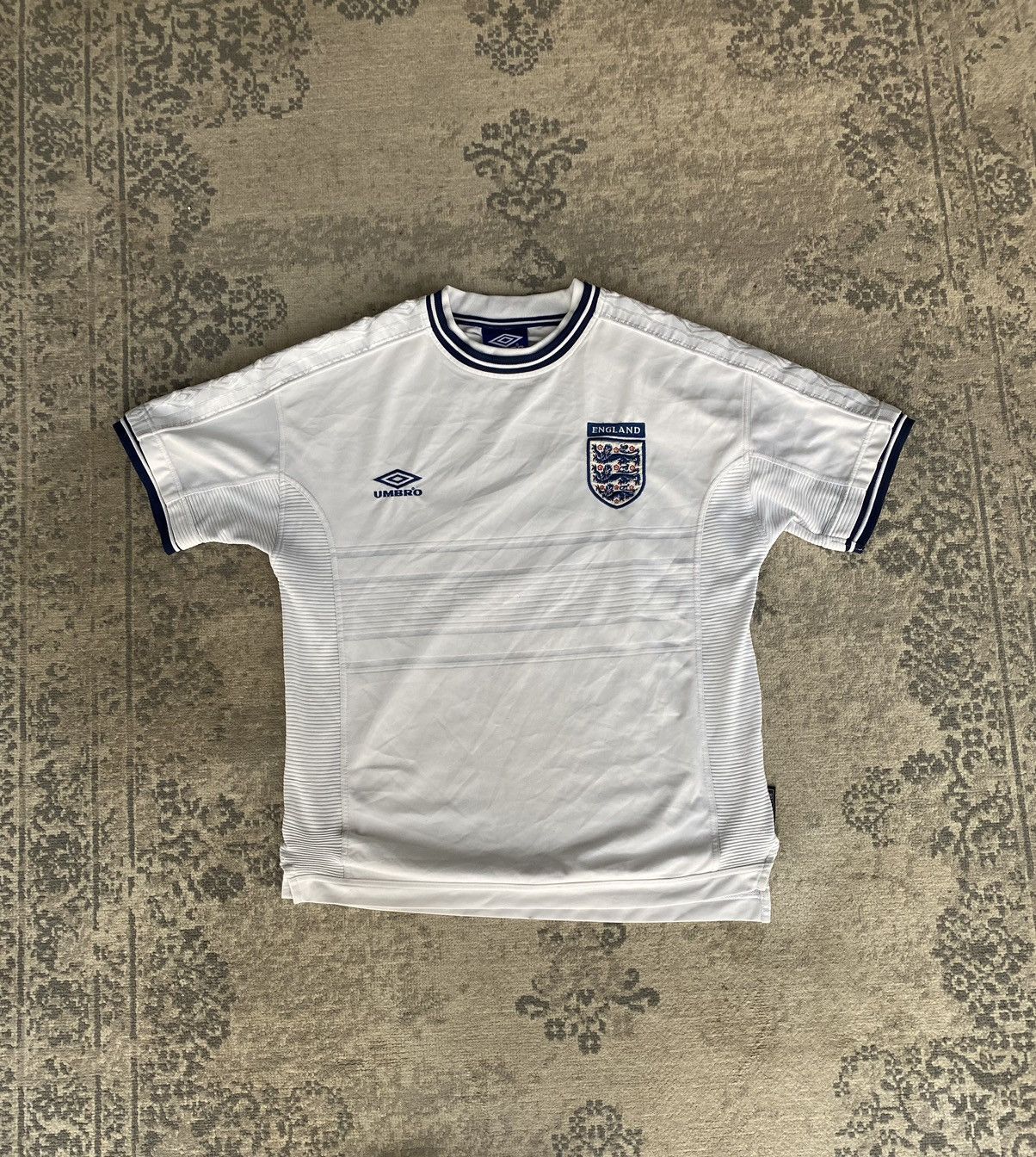 Umbro Umbro 2010/11 England National Team Home Kit Soccer Jersey | Grailed