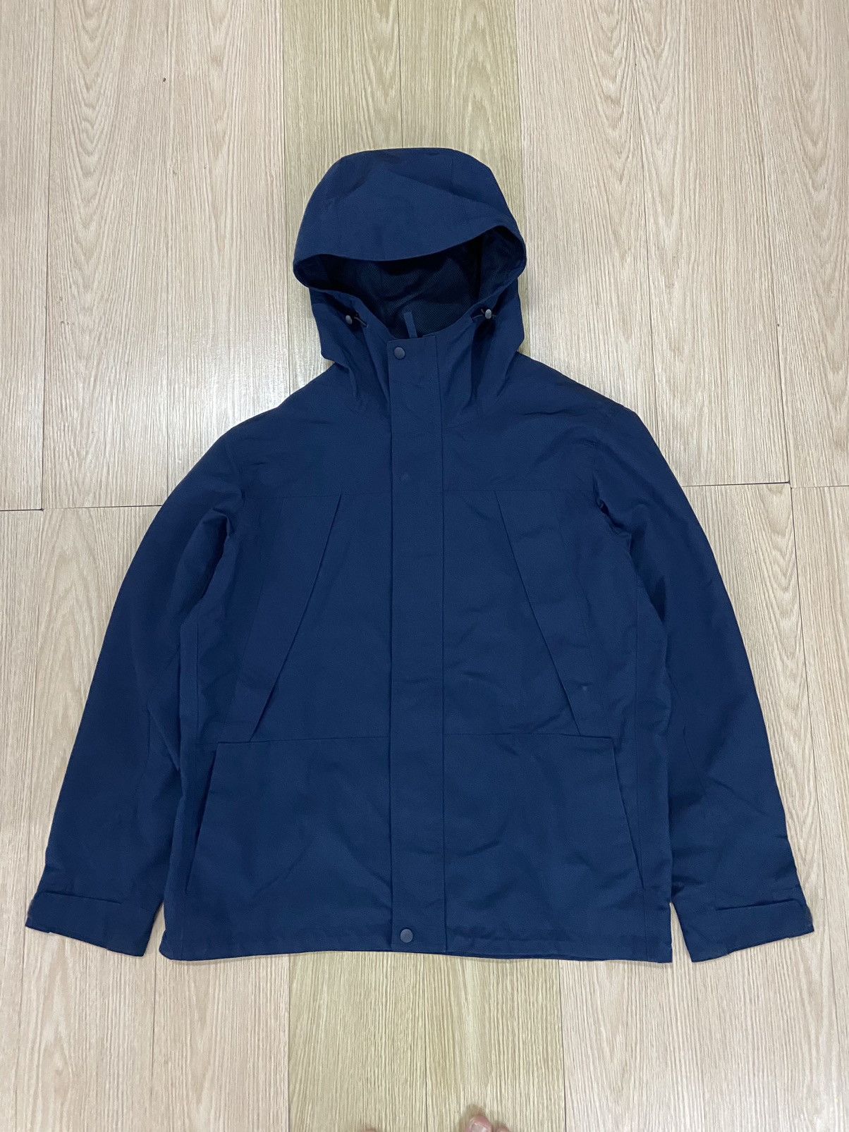 Uniqlo Uniqlo waterproof light jacket | Grailed