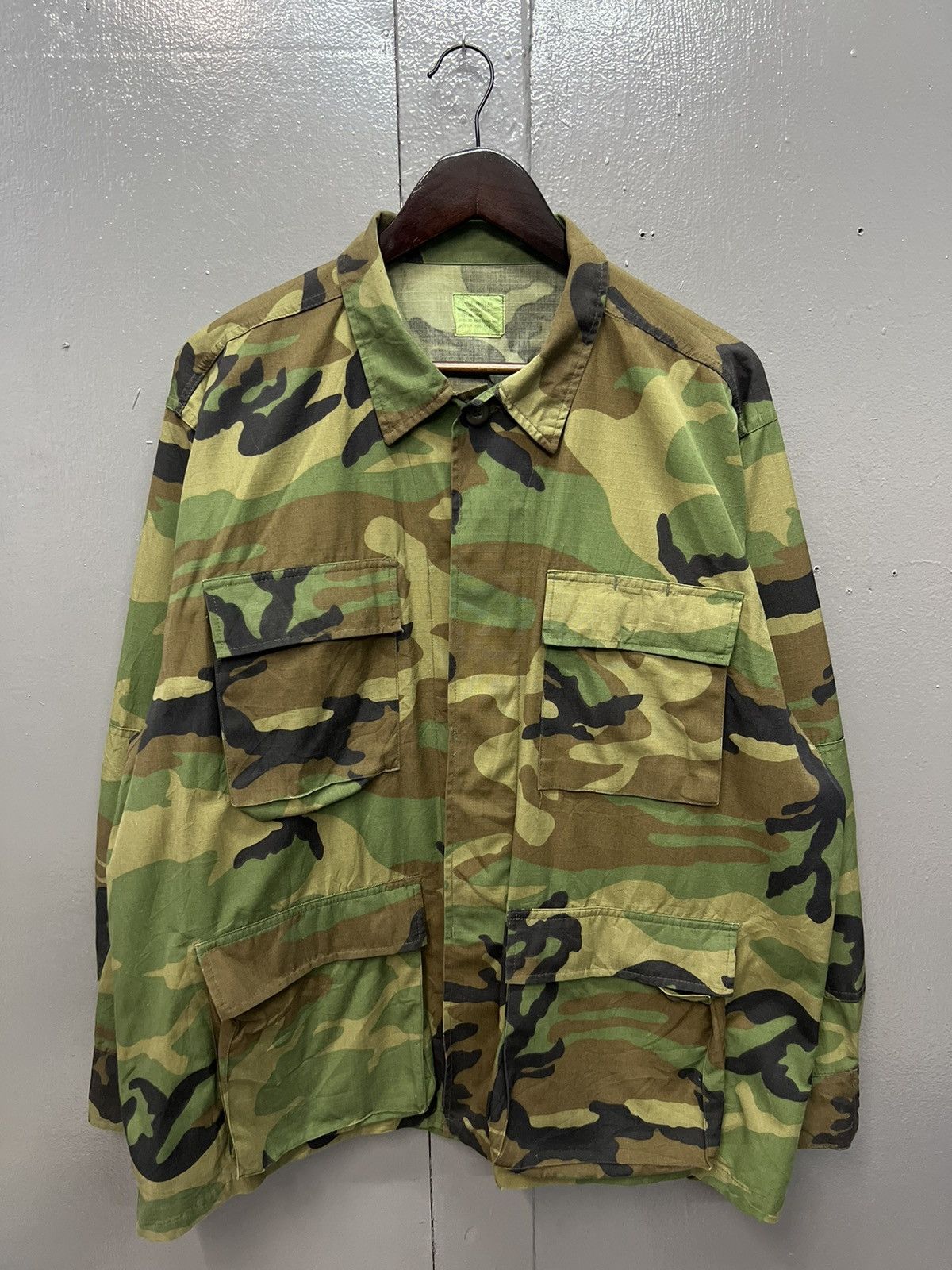 Camo × Military VINTAGE WOODLAND CAMOUFLAGE PATTERN COMBAT JACKET | Grailed