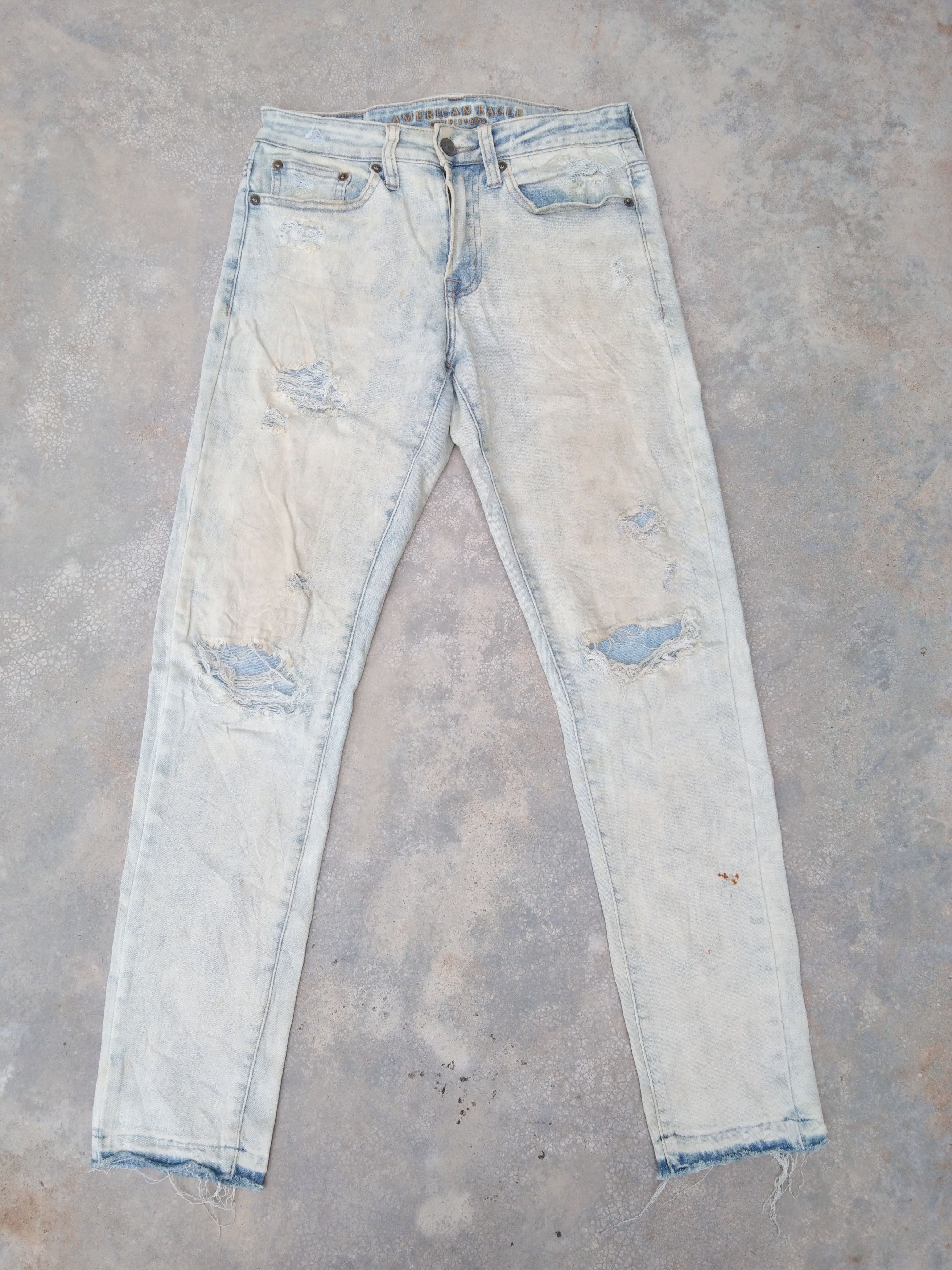 American Eagle Outfitters Distressed Thrashed Jeans 29x30 | Grailed