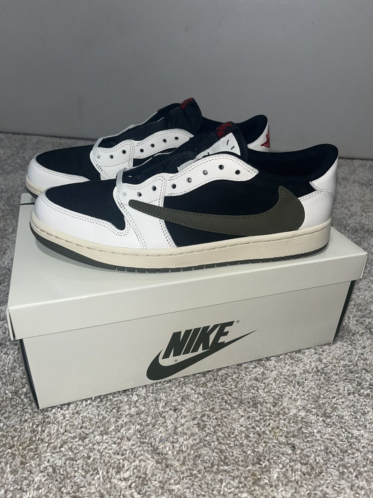 Jordan Brand × Travis Scott DS Travis Scott Jordan 1 low Olive 9 mens ...