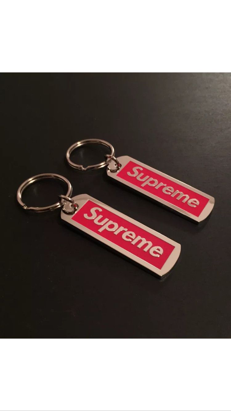 Supreme Metal tag keychain | Grailed