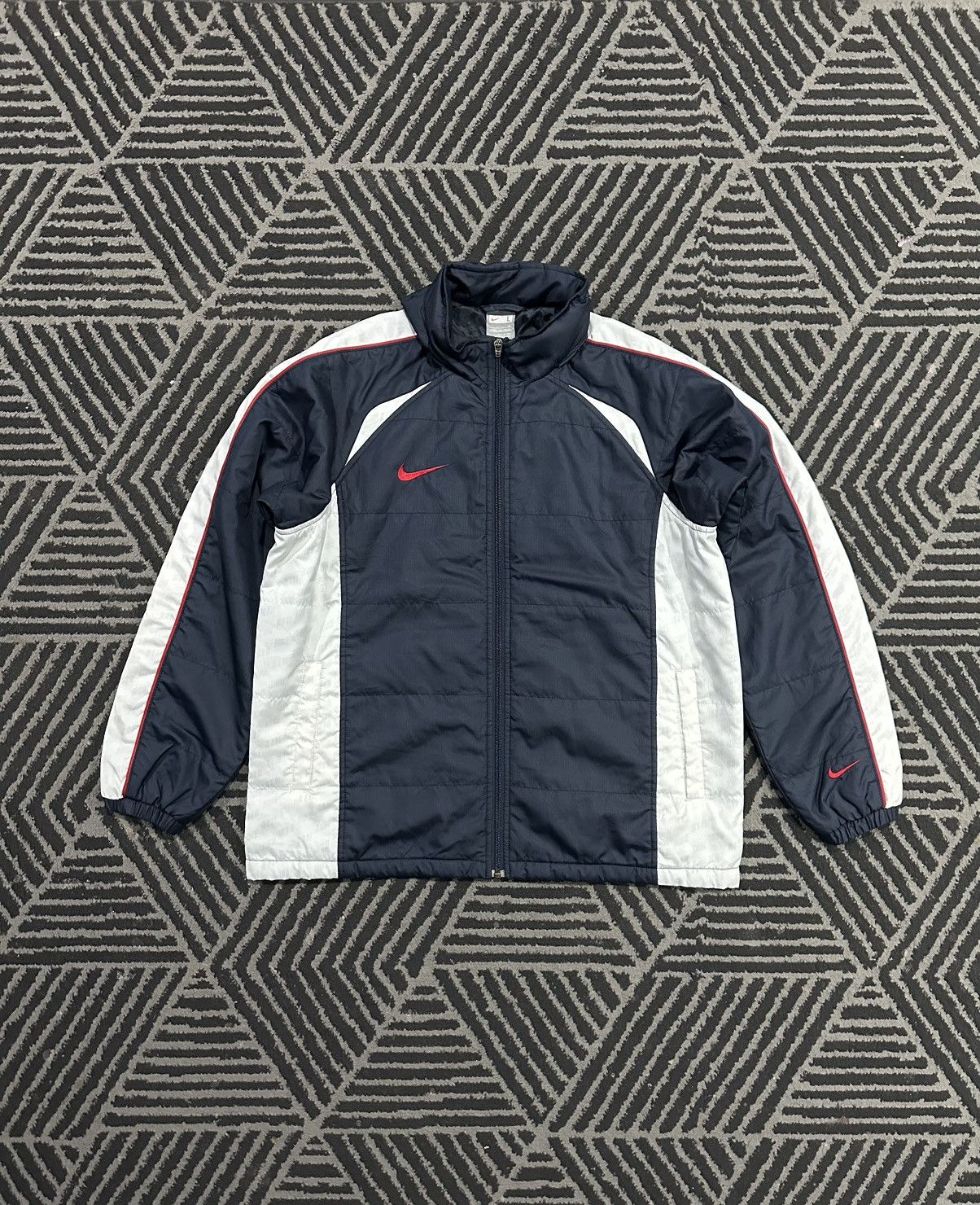Nike Vintage NIKE Embroidery Logo Light Jacket | Grailed