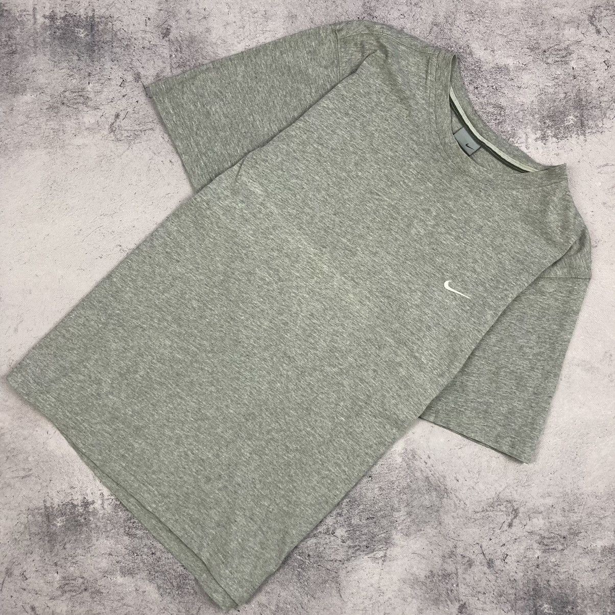 Nike Vintage Nike logo swoosh basic tee 90’s | Grailed