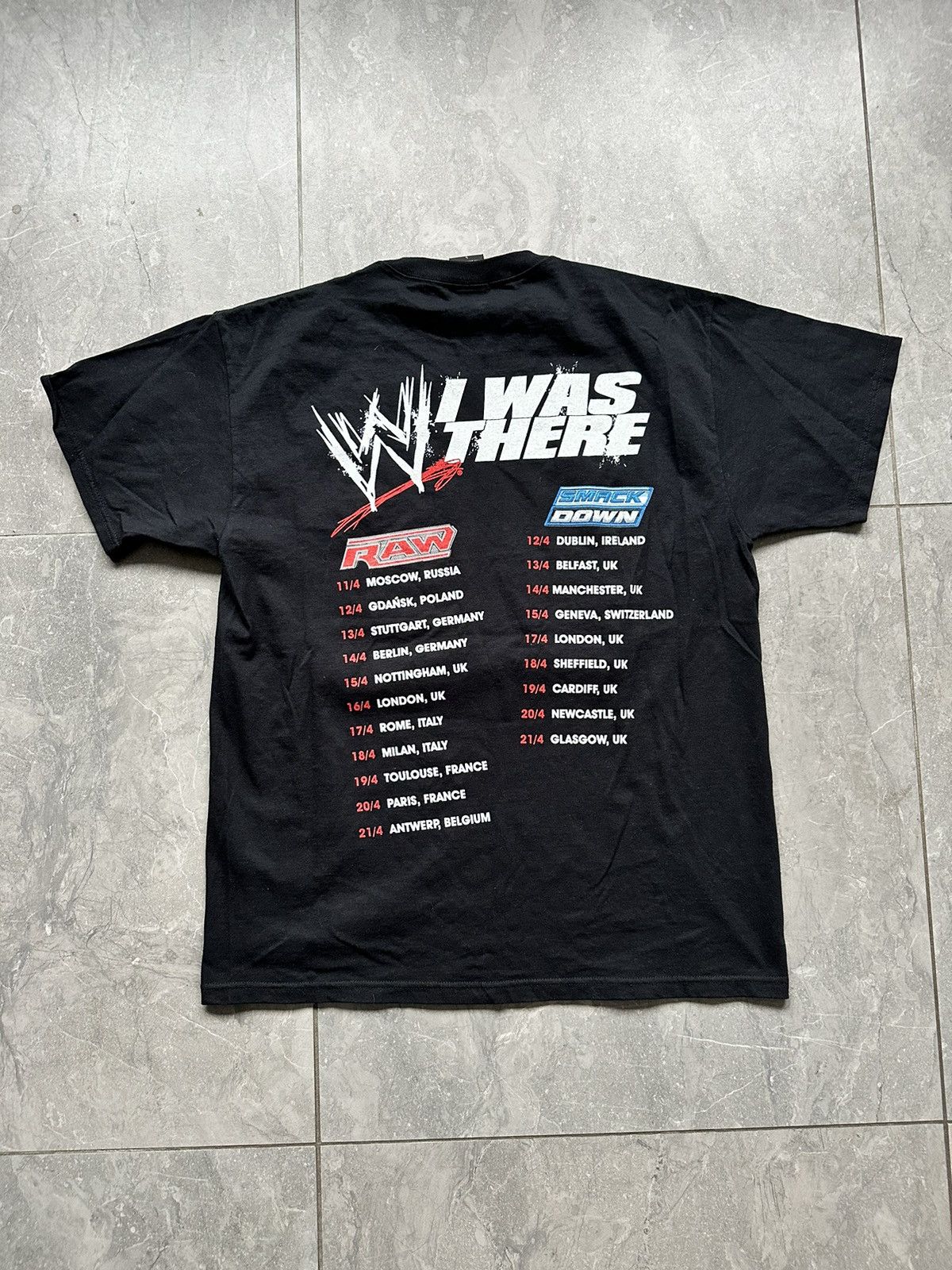 Vintage 00’s WWE World Tour Tee T-shirt | Grailed