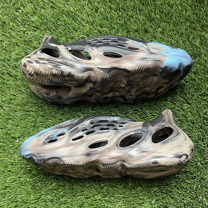 Adidas Adidas Yeezy Foam Runner MX Cinder Size 10 | Grailed