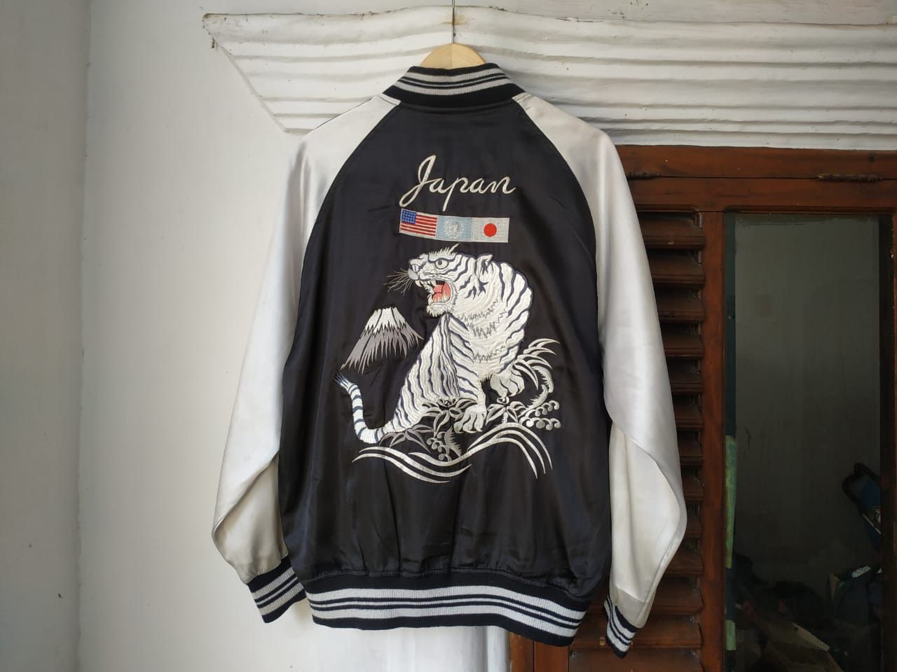 Sukajan Souvenir Jacket Made in Japan, Tiger Embroidery Sukajan ...