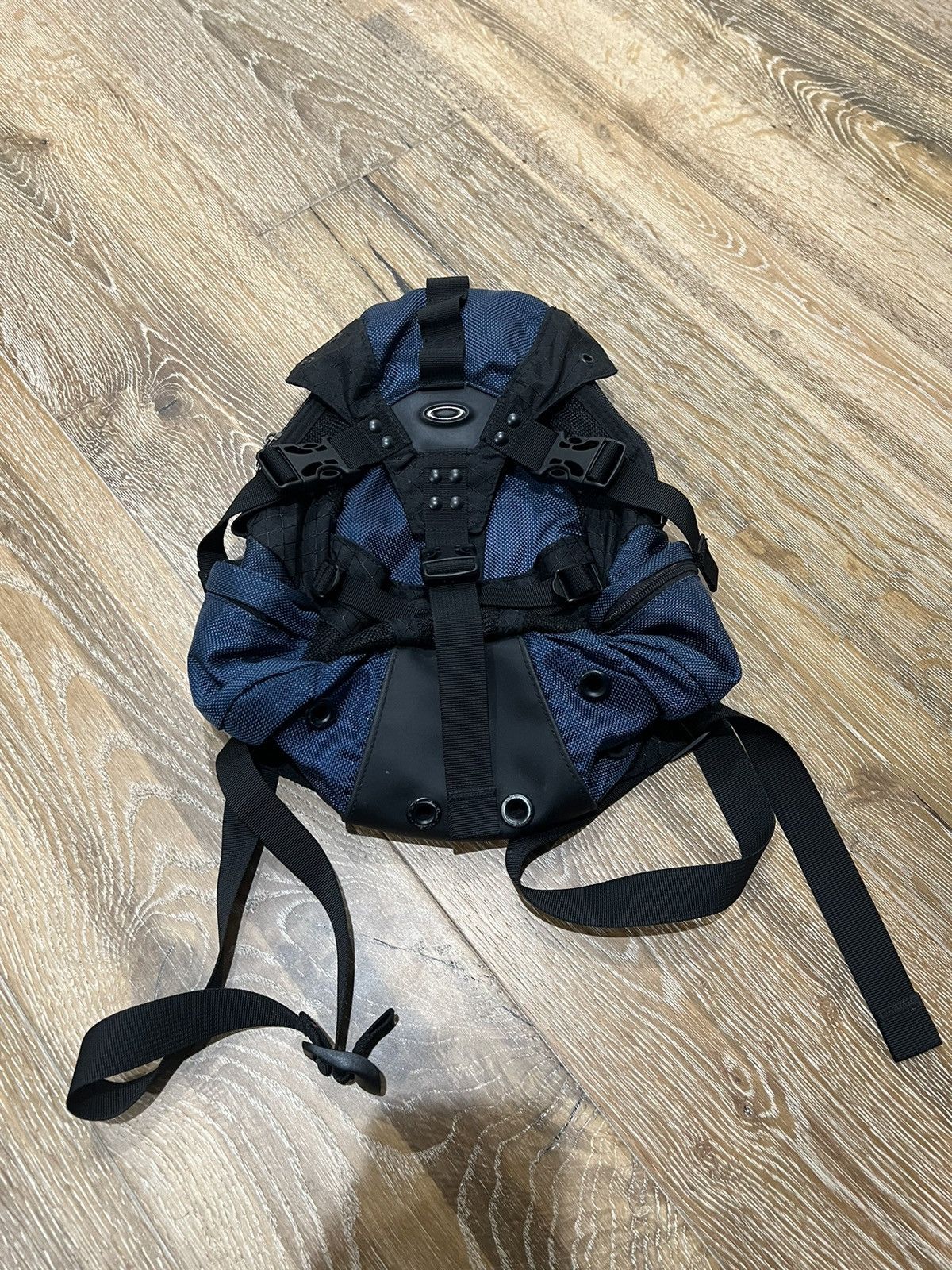 Oakley × Vintage Vintage Oakley Mini Icon Backpack | Grailed