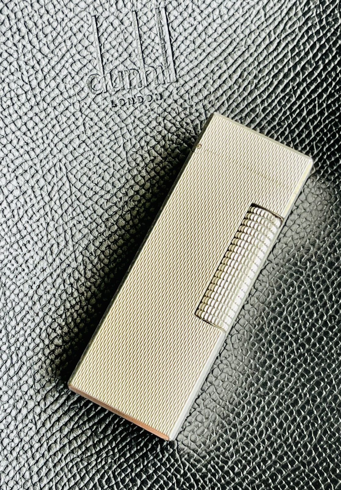 Alfred Dunhill Dunhill rollagas lighter-silver-barley print-great ...