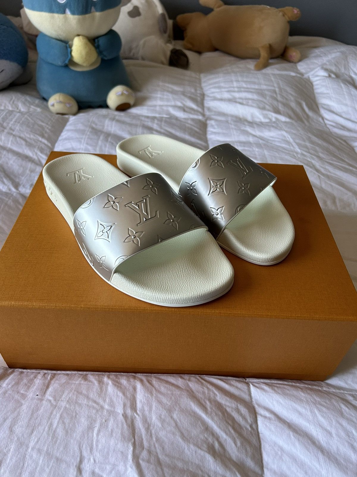 Louis Vuitton Louis Vuitton Waterfront Mule Sandals | Grailed