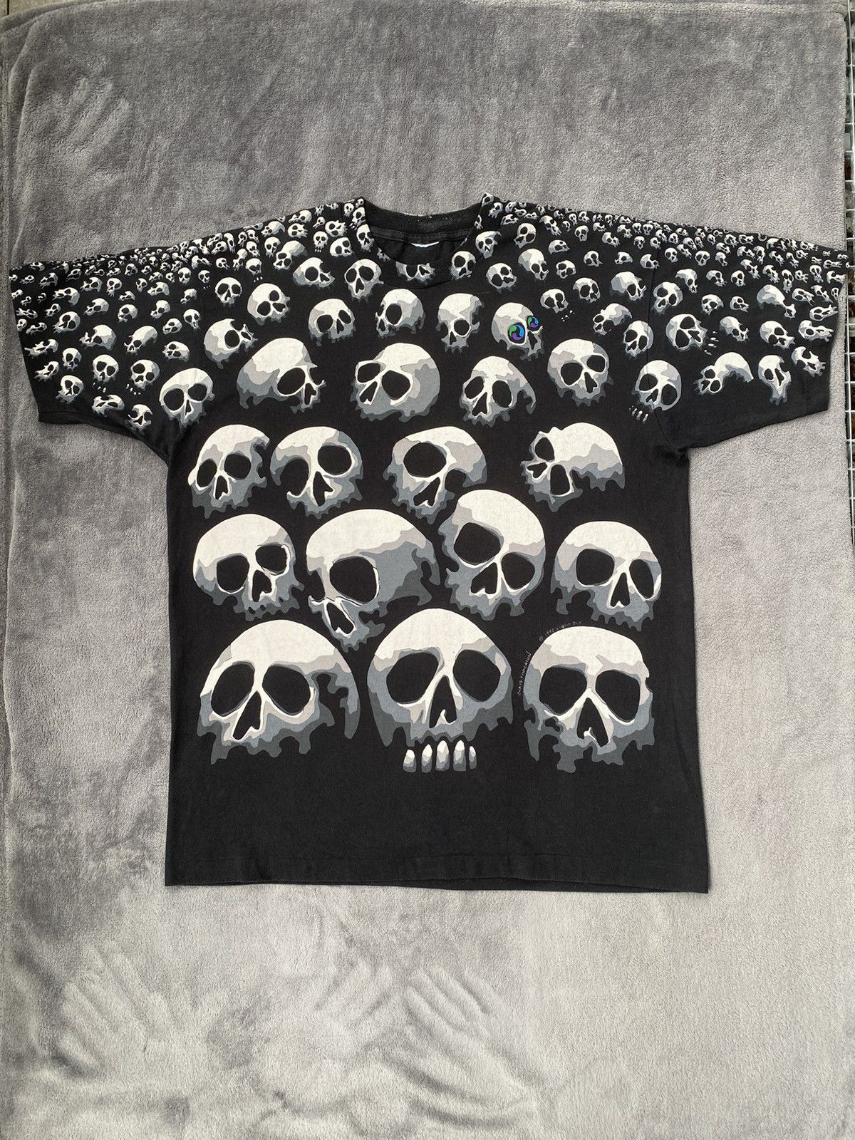 Hype × Liquid Blue × Vintage Vintage 1992 Liquid Blue Skull T-Shirt ...