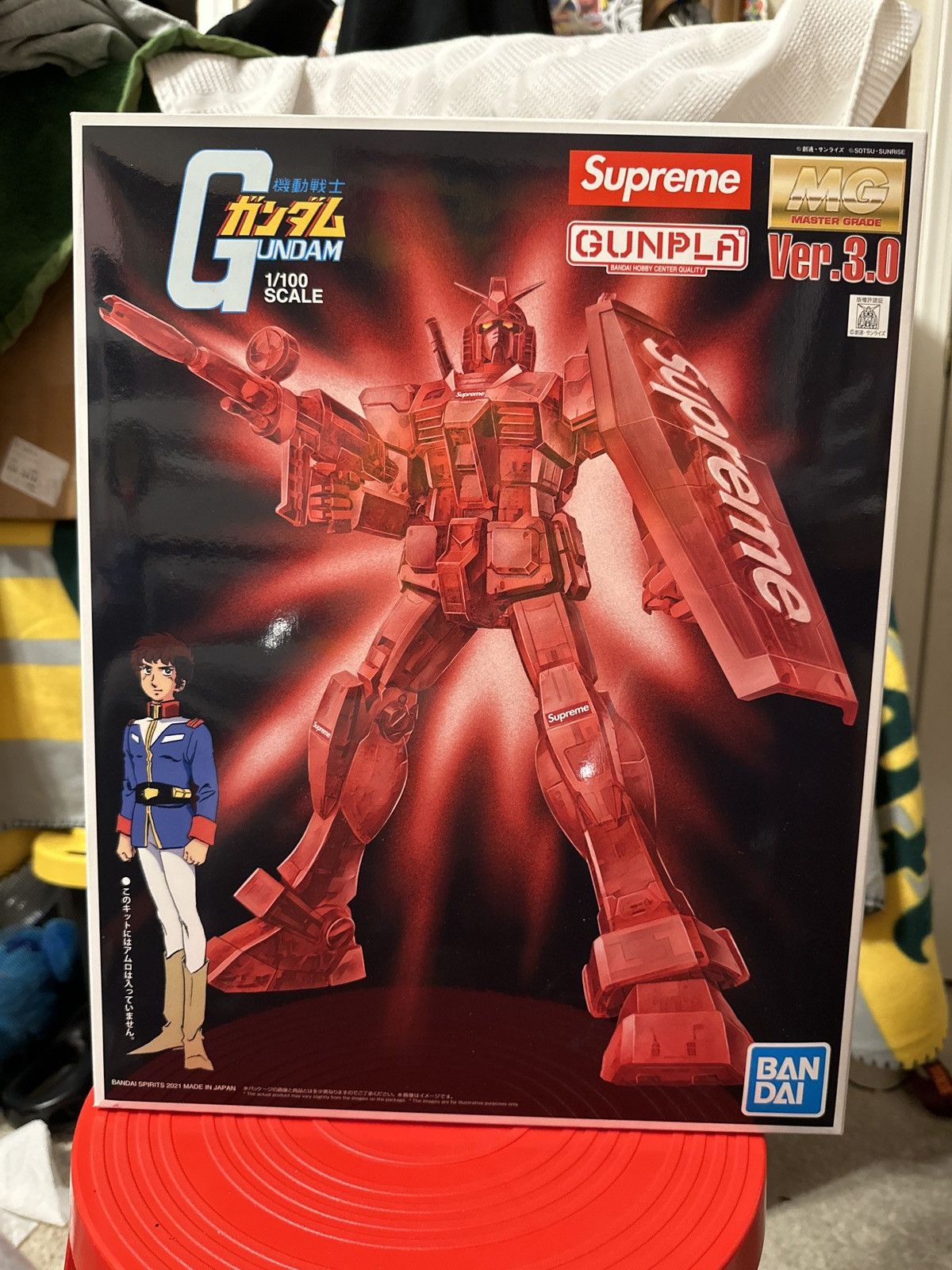 Supreme Supreme MG 1/100 RX-78-2 Gundam Ver. 3.0 Action Figure Model ...
