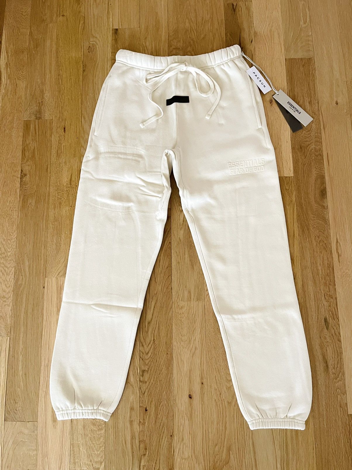 Fear of God Fear of God Essentials Sweatpants Egg Shell FW22 size M ...