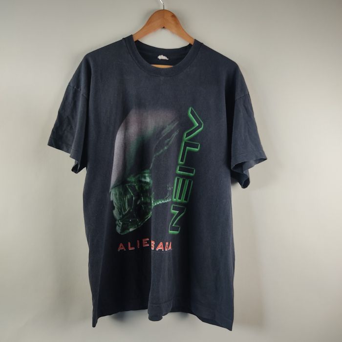 Vintage 1997 Alien Saga Promo Tee Alien vs Predator | Grailed