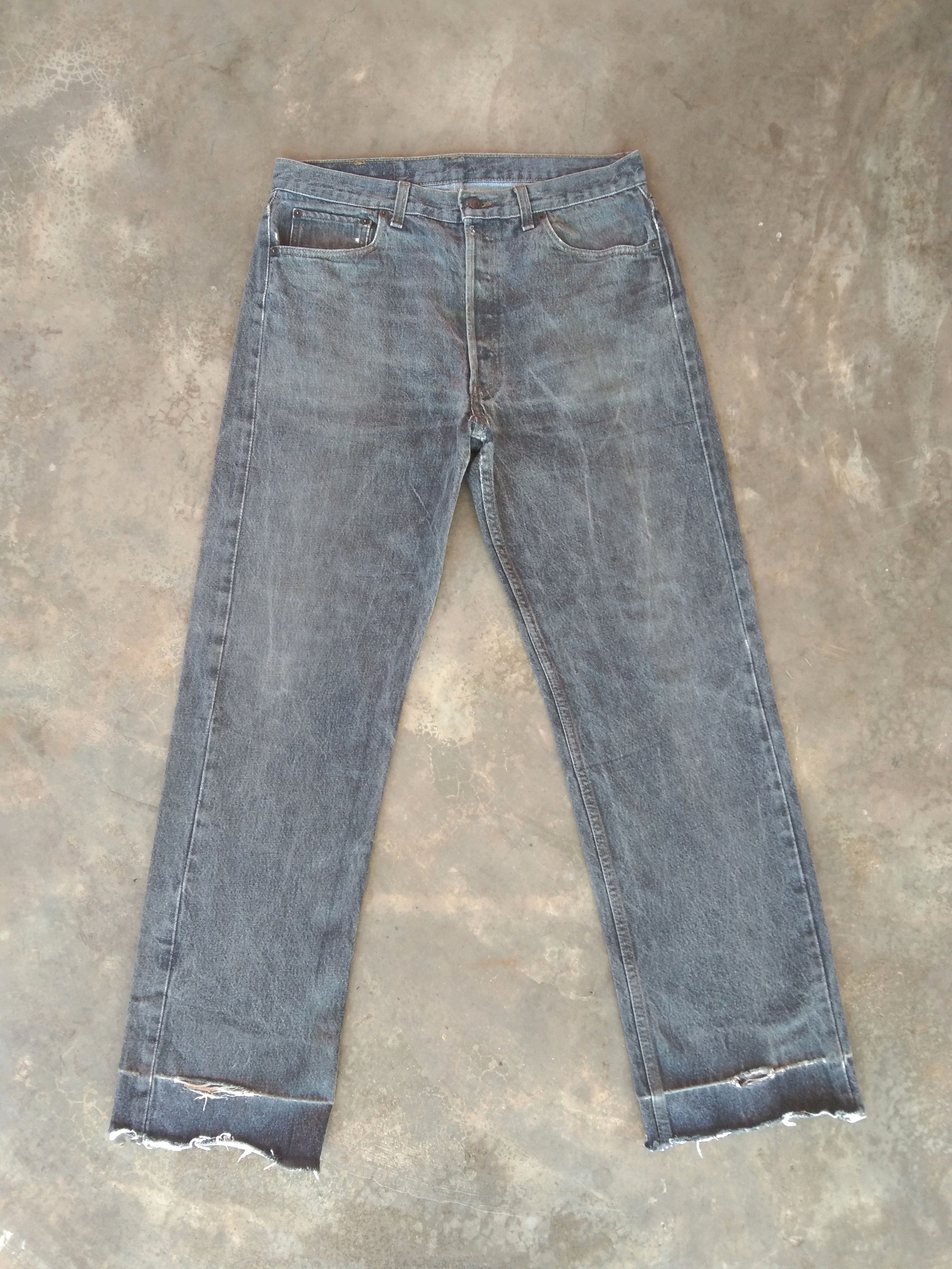 Levi's × Streetwear × Vintage 90s Vintage Levi's 501 Made In USA Distressed Jeans 33x30 | Grailed