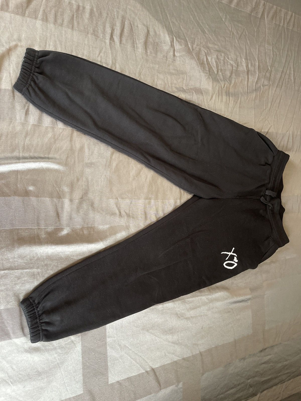 The Weeknd × XO XO Sweatpants Size XL | Grailed
