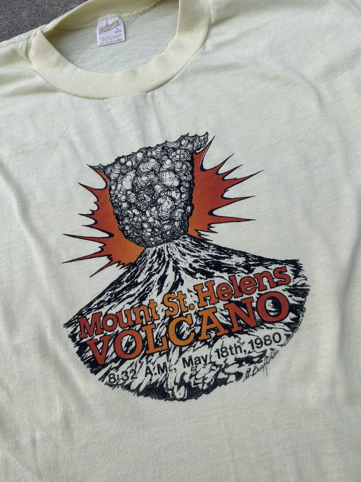 Vintage Vintage 80’s Yellow Mt St. Helens Volcano Eruption Tee Shirt ...