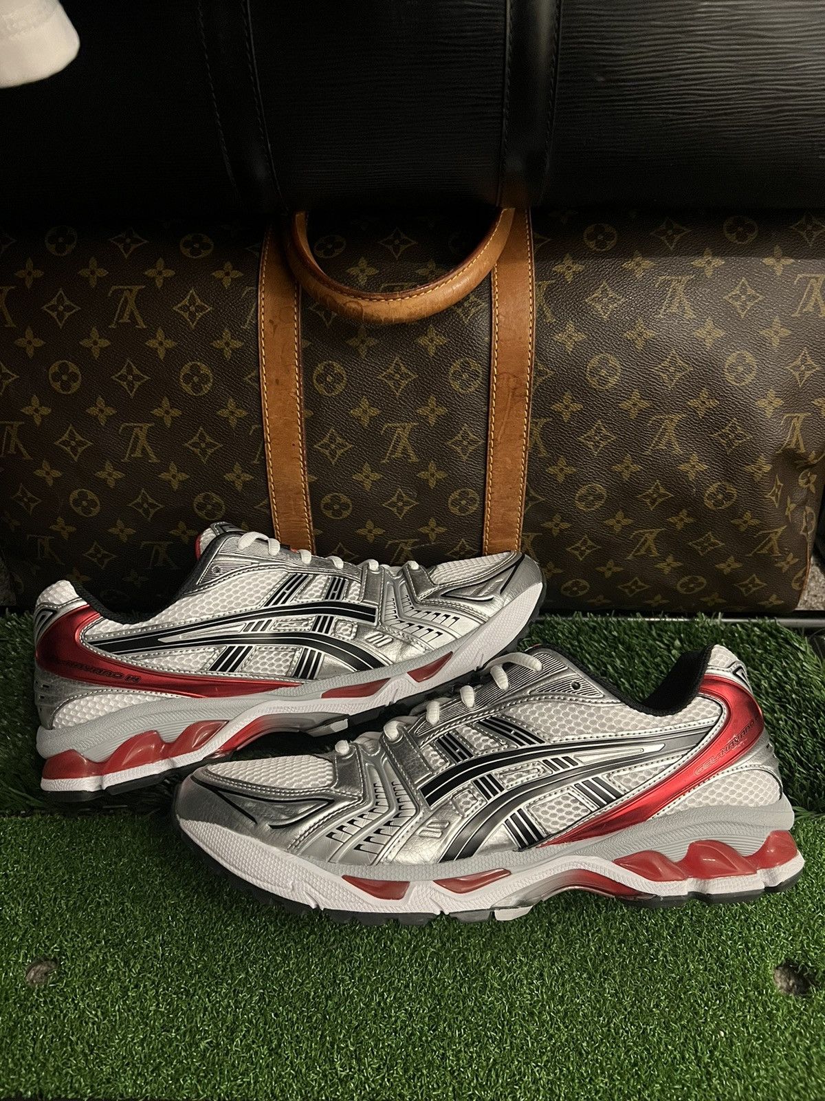 Asics Asics Gel-Kayano 14 White Classic Red RARE | Grailed