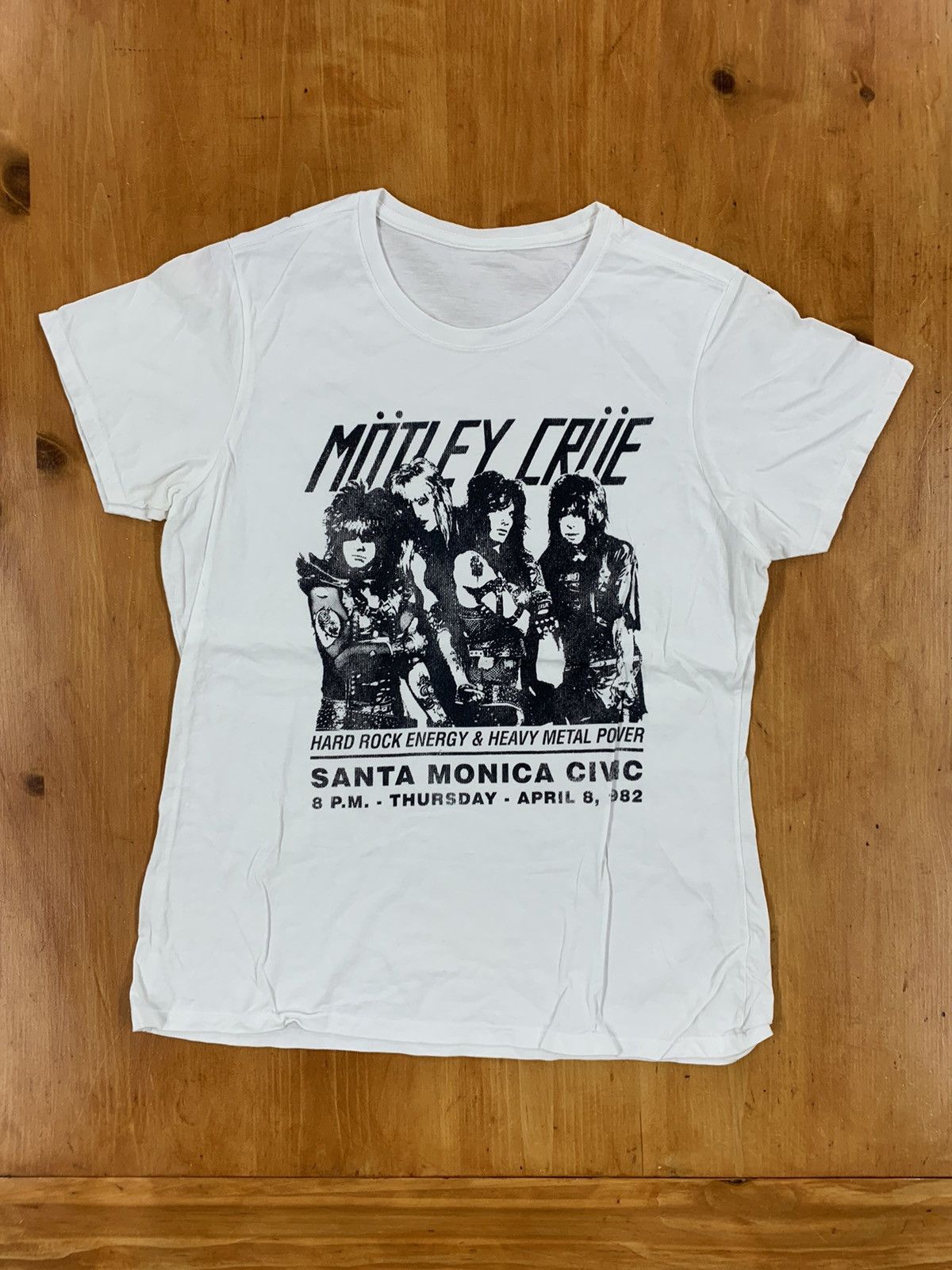 Vintage Retro Motley Crue Santa Monica T-Shirt | Grailed