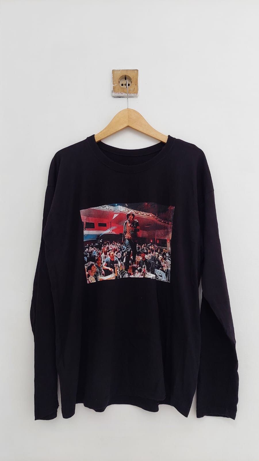 Vintage BRING ME THE HORIZON TRASHES COLDPLAY'S TABLES | Grailed