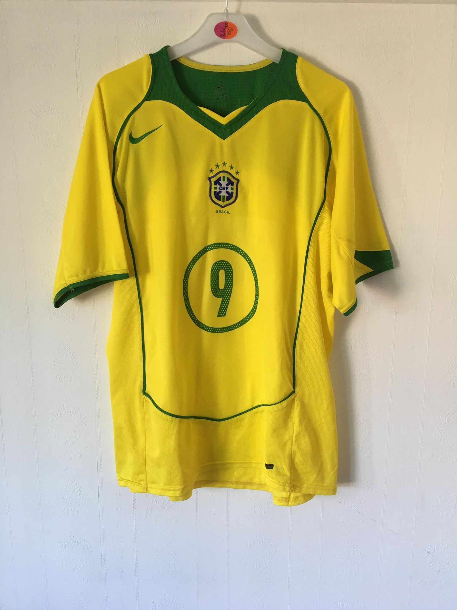 Nike BRASIL 2004 2006 HOME FOOTBALL SHIRT NIKE L MEN #9 RONALDO | Grailed
