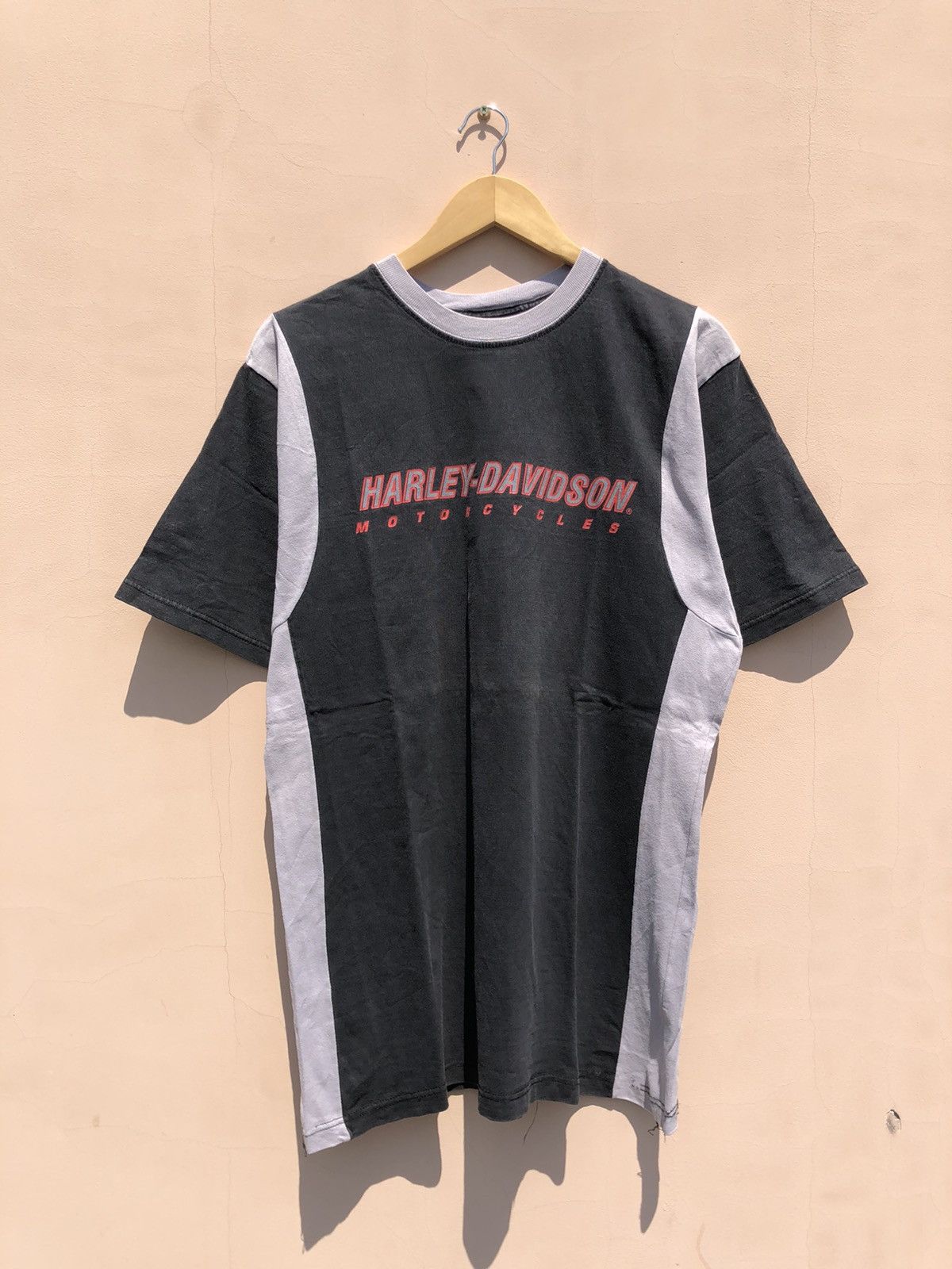 Vintage Vintage 2000s Harley Davidson Motorcycles Tee (3D Emblem) | Grailed