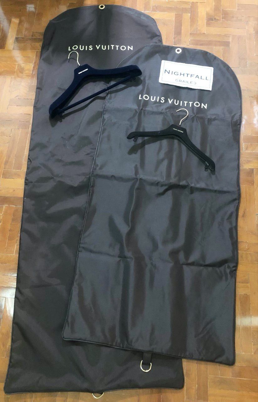 Louis Vuitton [FINAL PRICE] Louis Vuitton Garment Cases & Hangers [2 ...