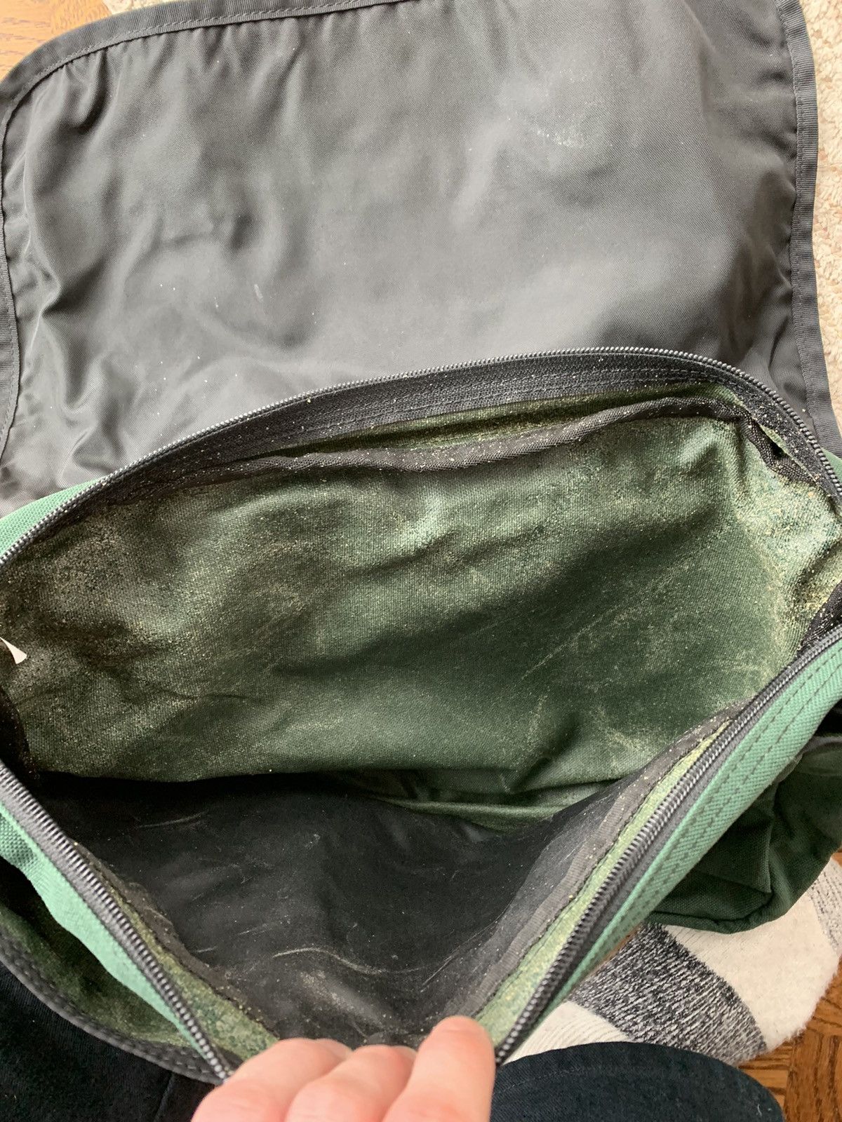 Vintage Vintage MEC Messenger Bag Sling Side Mountain Equipment 90s ...