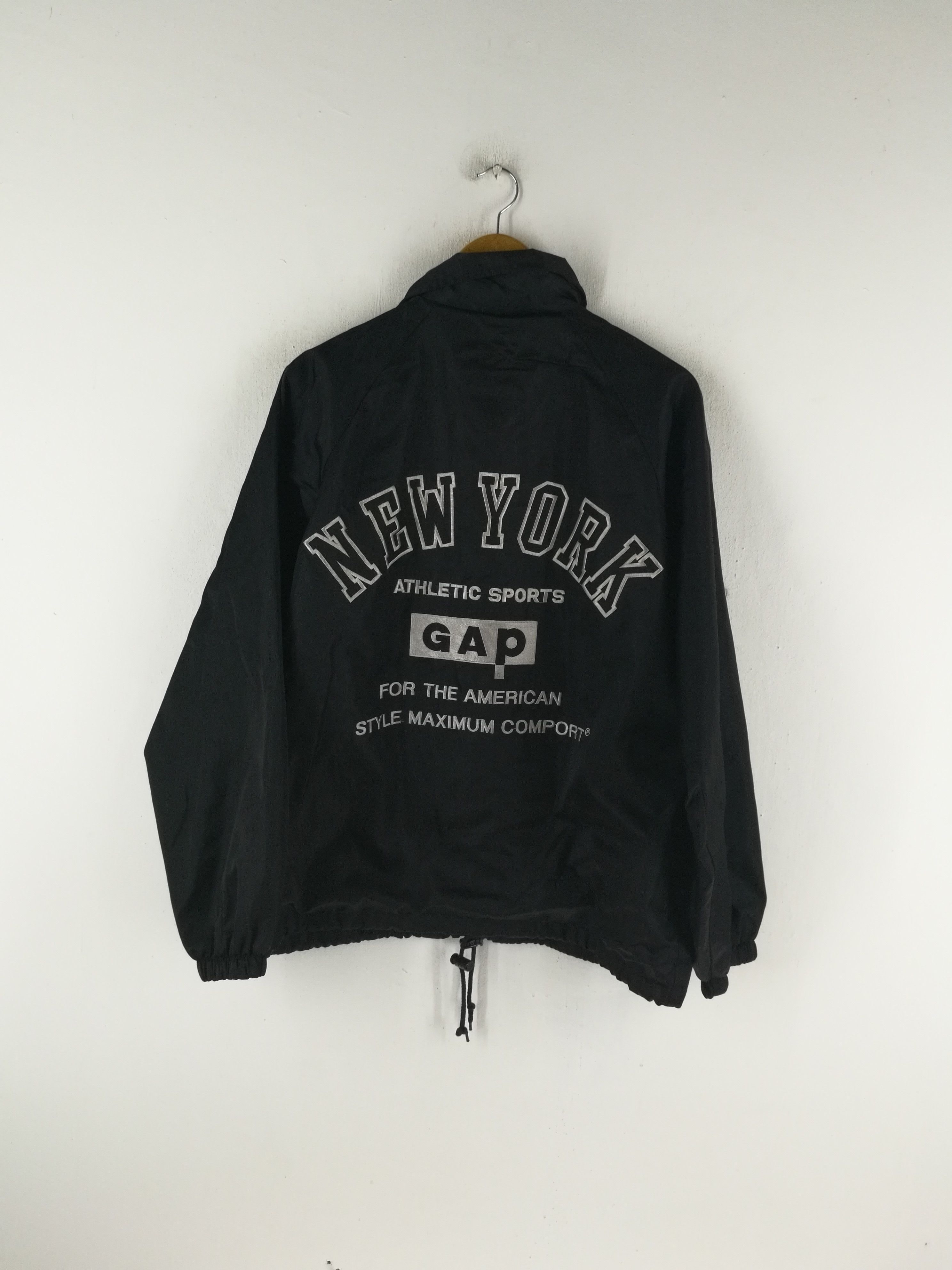 Gap Vintage embroidered Gap Chalk line windbreaker jacket | Grailed