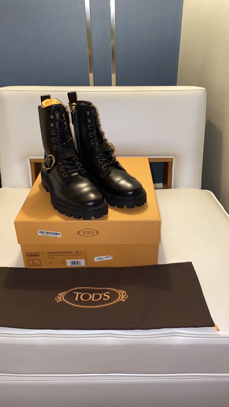 Tod's Todd black lion head boot NIB | Grailed