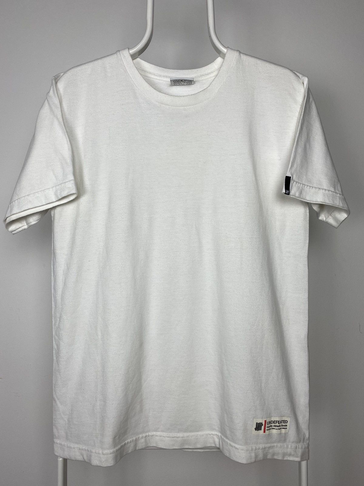 Undefeated Undefeated white basic plain t-shirt | Grailed