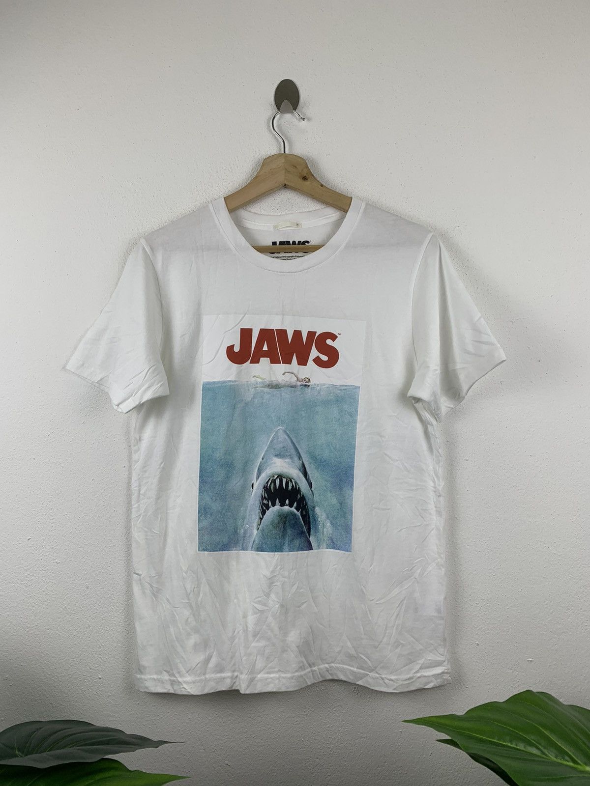 Movie × Uniqlo JAWS MOVIE UNIQLO WHITE T-SHIRT | Grailed