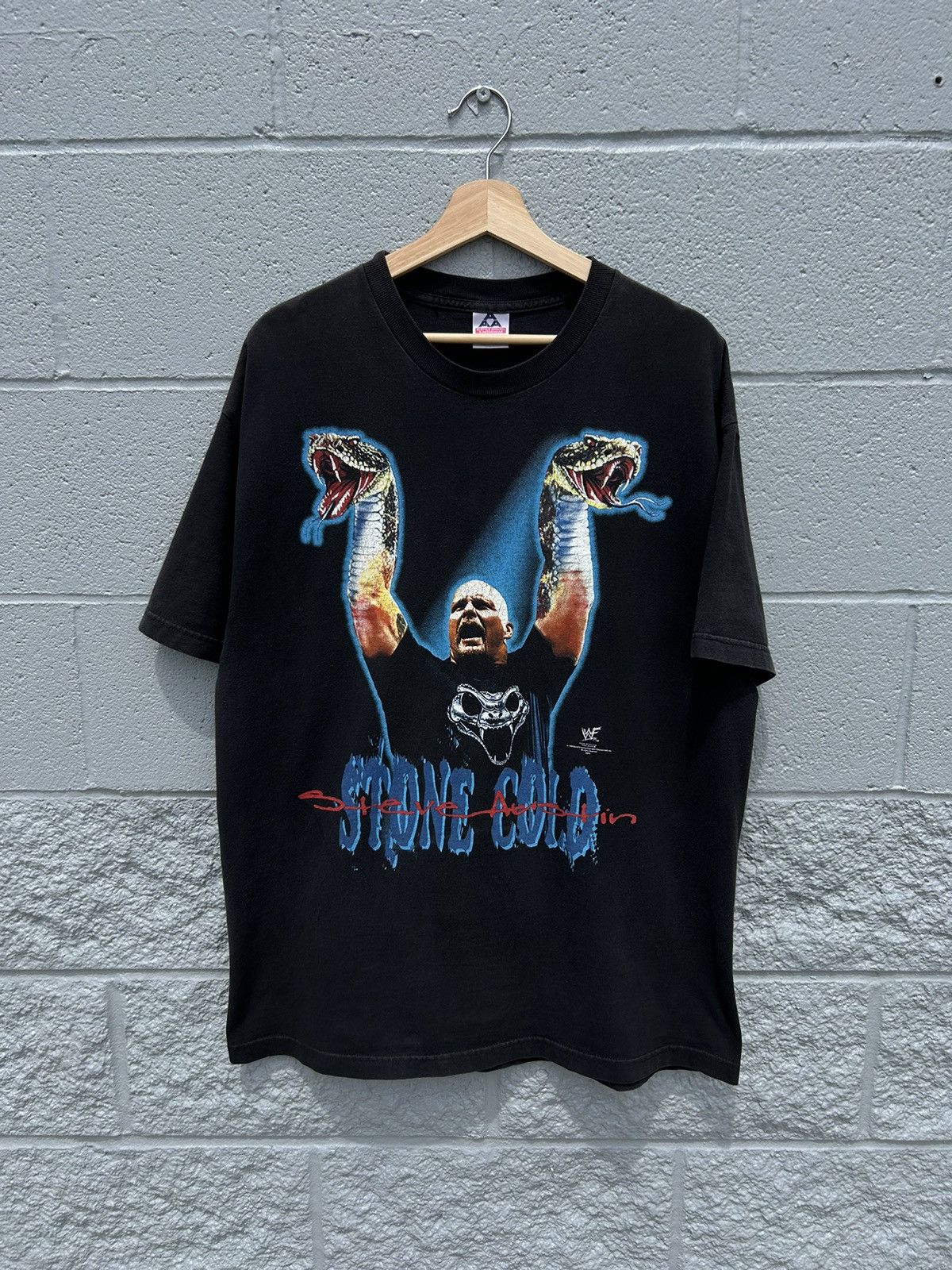 Vintage Vintage 1999 Stone Cold Steve Austin Snake Hands T-Shirt | Grailed