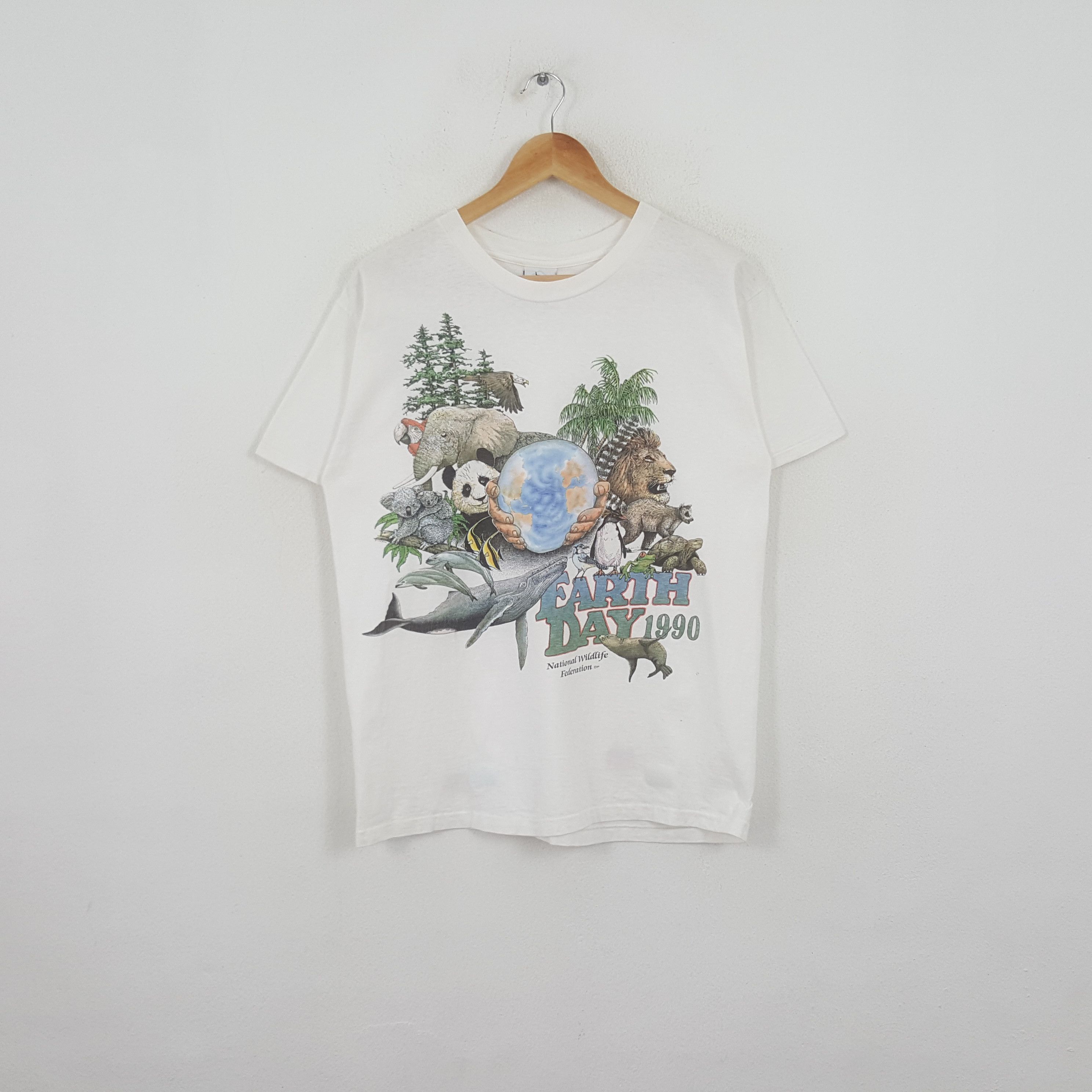 Vintage Vintage 90's Earth Day 1990 Animal Habitat Nature Art Tshirt ...