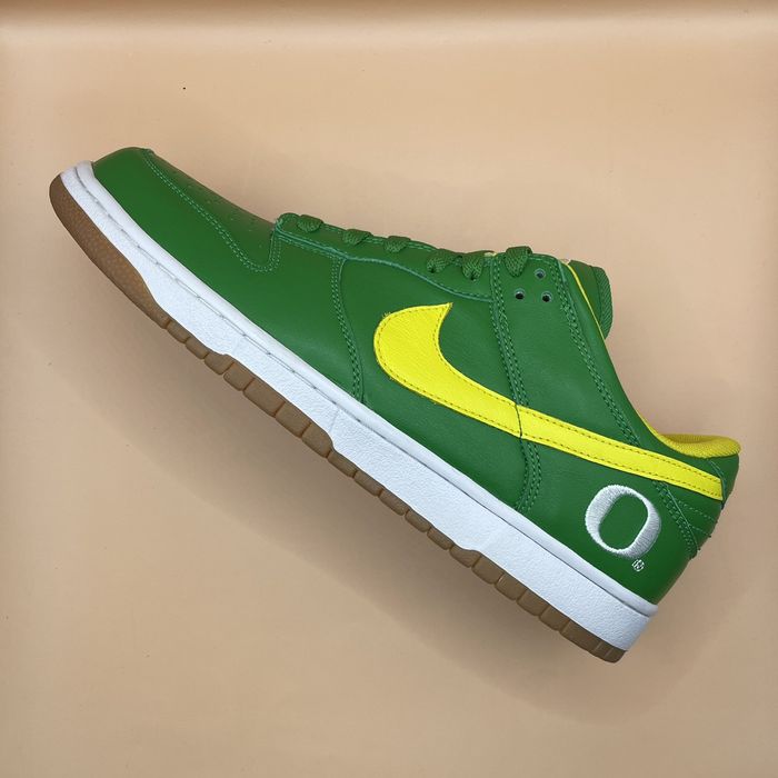Nike NIKE DUNK LOW ID OREGON DUCKS 2017 GREEN YELLOW sb aime | Grailed
