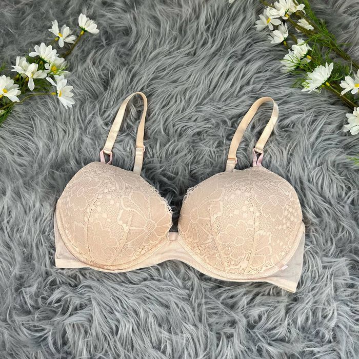 Victoria's Secret Victoria’s Secret Lace Nude Bra | Grailed