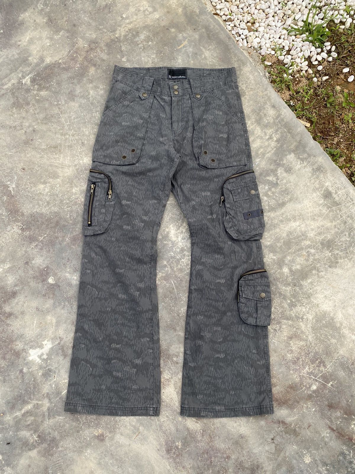 Japanese Brand ⚡️Steals⚡️ Urban Collection Raindrop Flare Cargo Pants ...