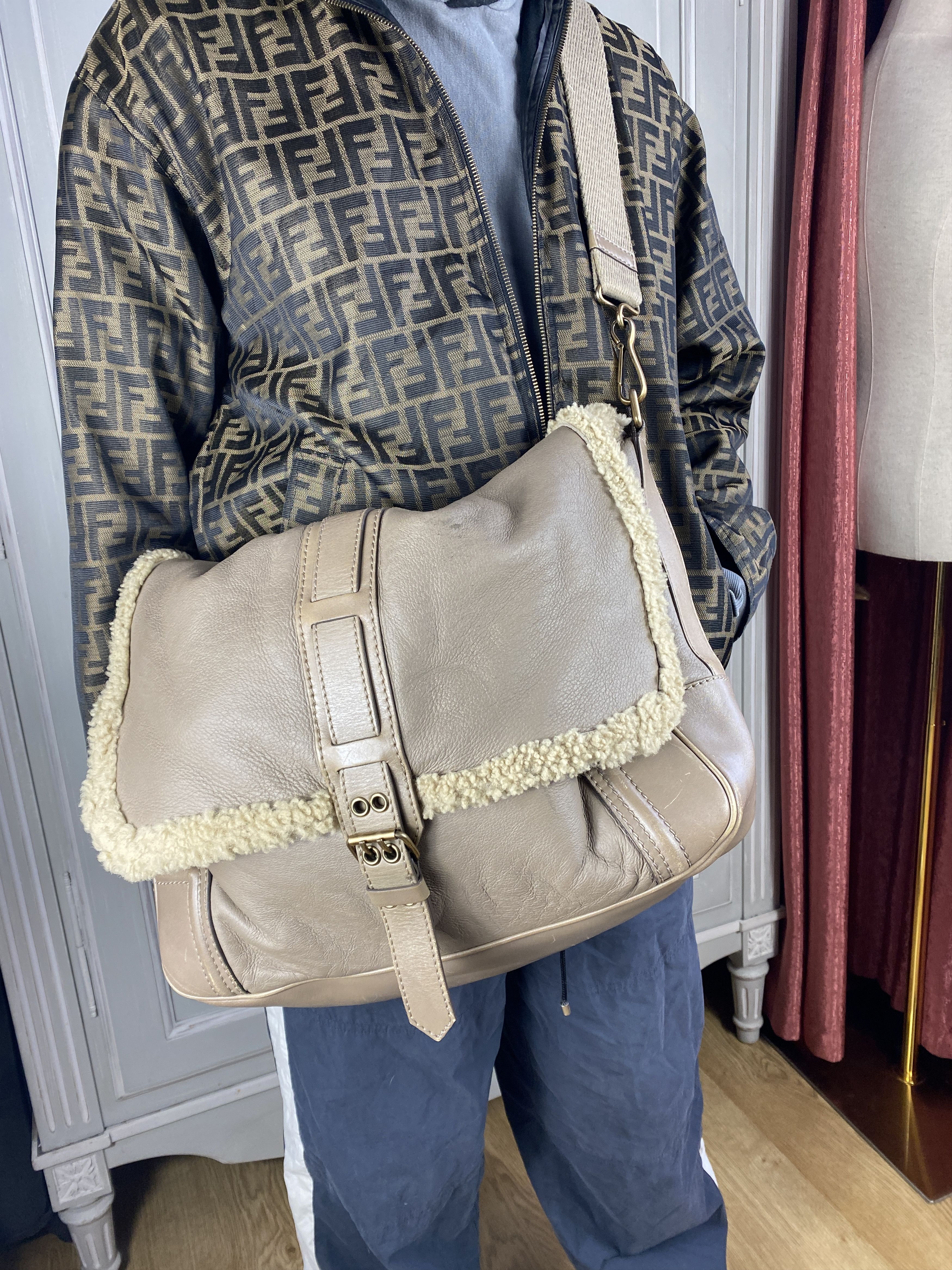 Burberry prorsum handbag store