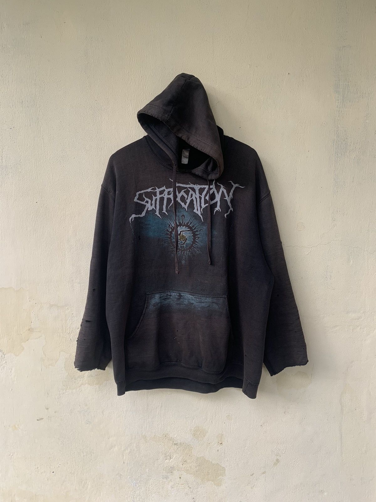 20471120 × Band Tees × Vintage 🫱🏼‍🫲🏻NEED GONE🫱🏼‍🫲🏻 VINTAGE THRASHED SUFFOCATION HOODIE | Grailed