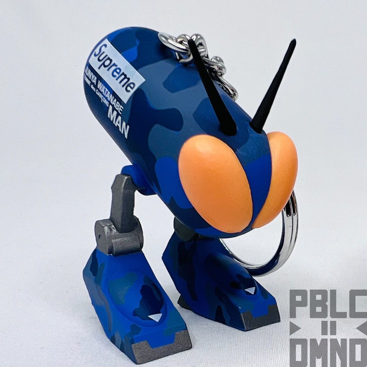 Comme des Garcons × Supreme Bugsex Bug Keychain / Purple Camo (FW21 ...