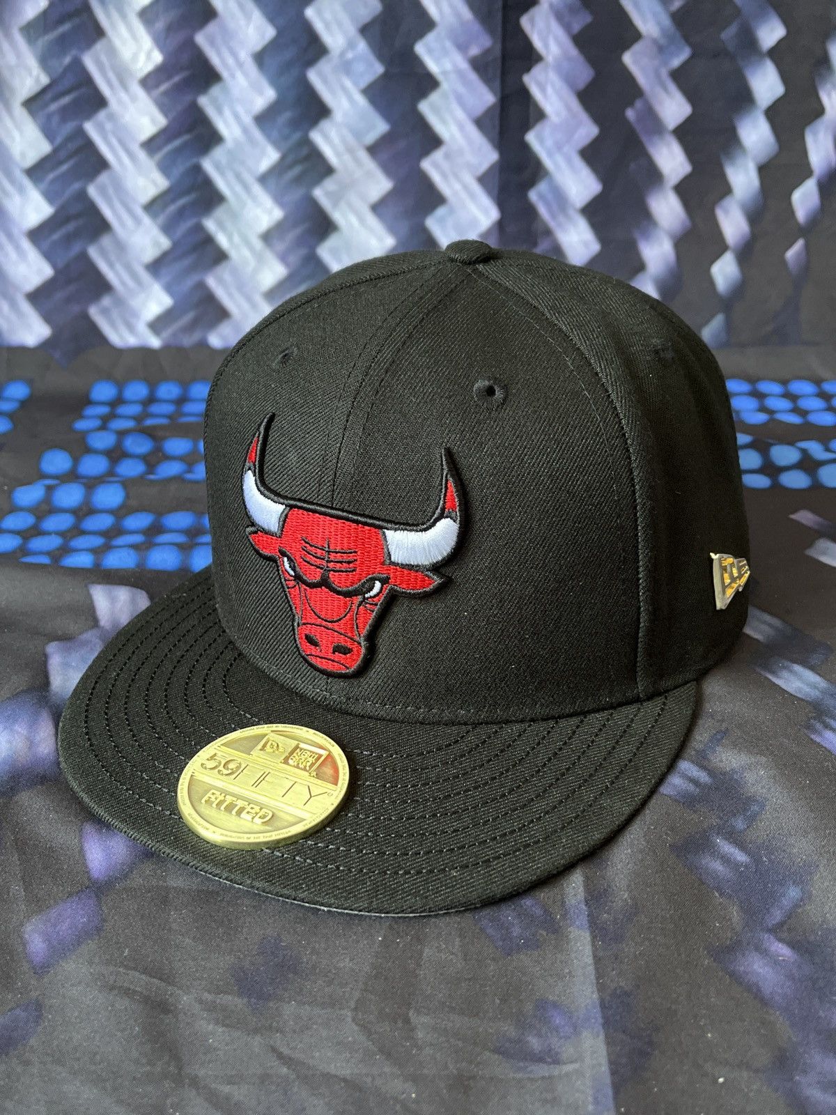 New Era Chicago Bulls 7 3/8 NE Gold Metal Logo Icon 59FIFTY NBA | Grailed
