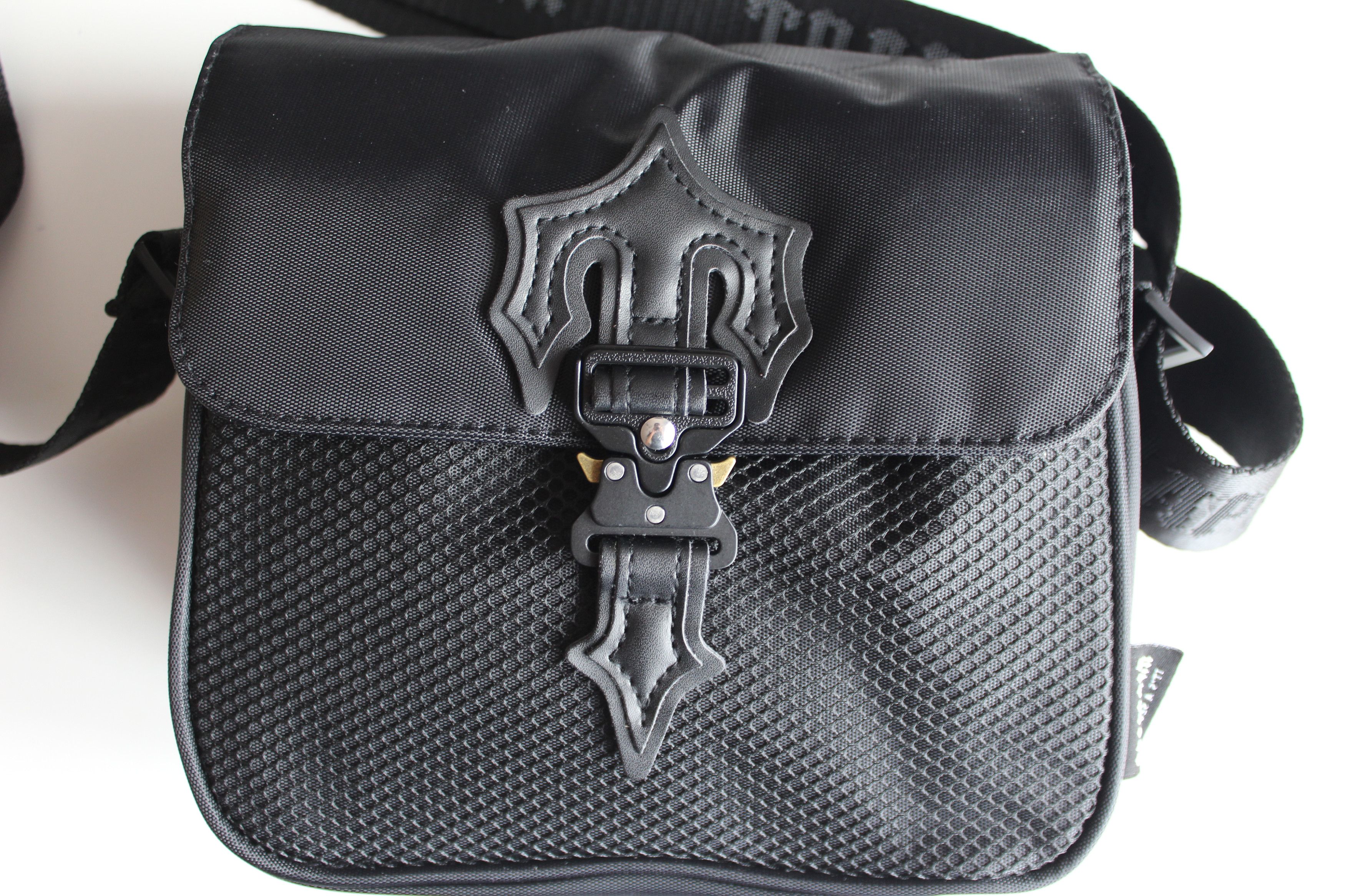Trapstar London Trapstar Irongate T Cross Body Bag - Black Edition ...