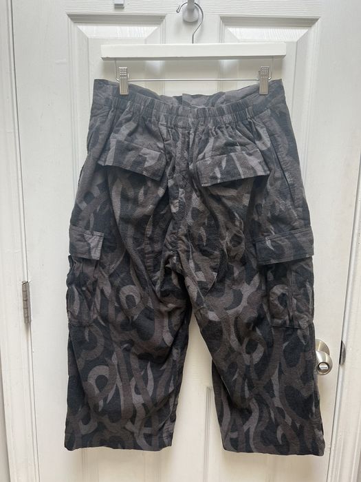 Number (N)ine Number Nine AW04 Tribal Heart Cargo Shorts | Grailed