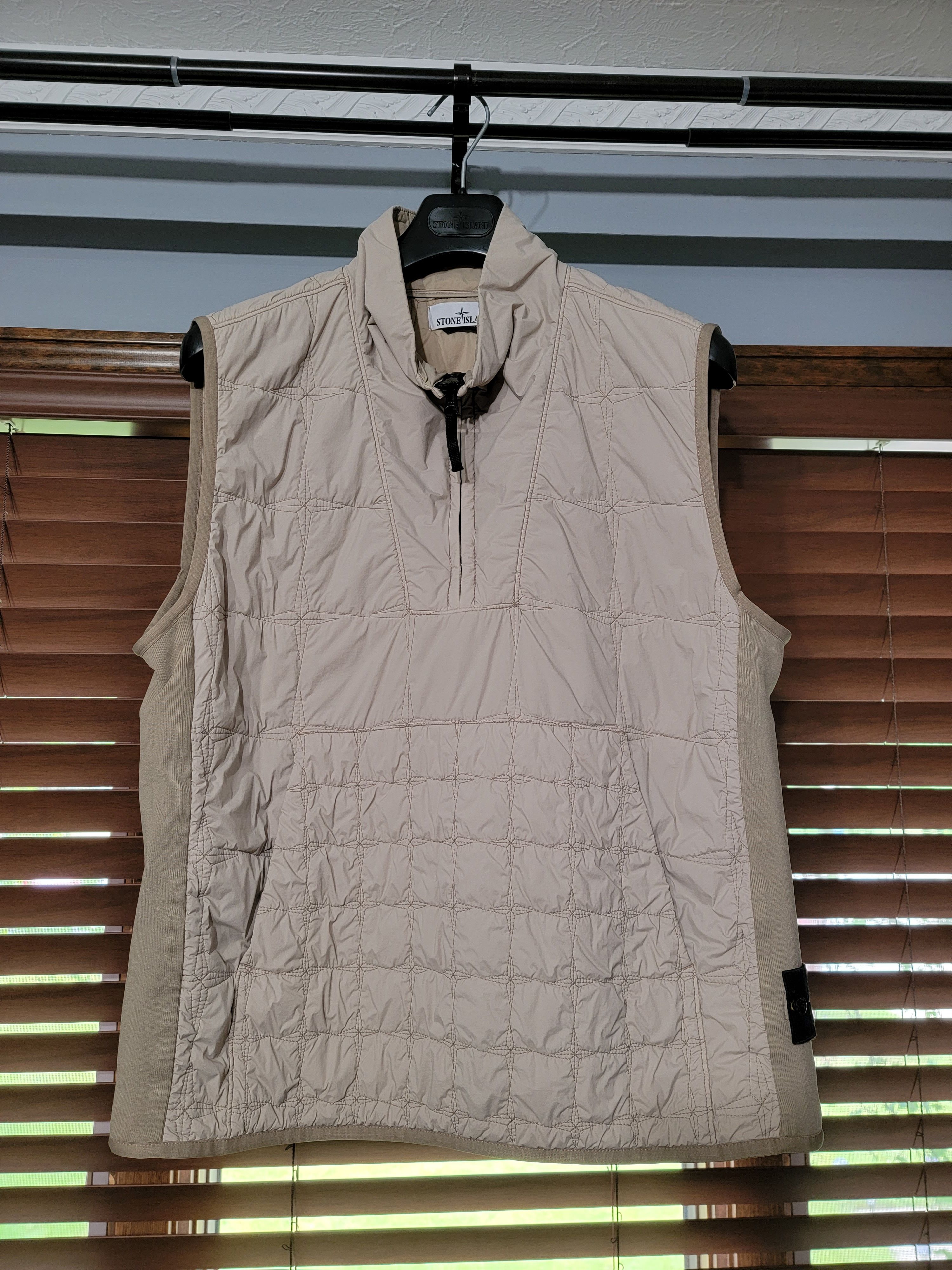 Stone Island Stone island compass skin touch nylon vest with primaloft ...