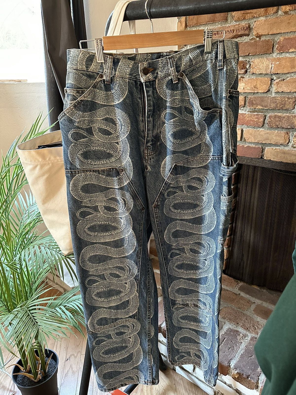 Hysteric Glamour × Supreme Supreme Hysteric Glamour Double Knee Snake ...