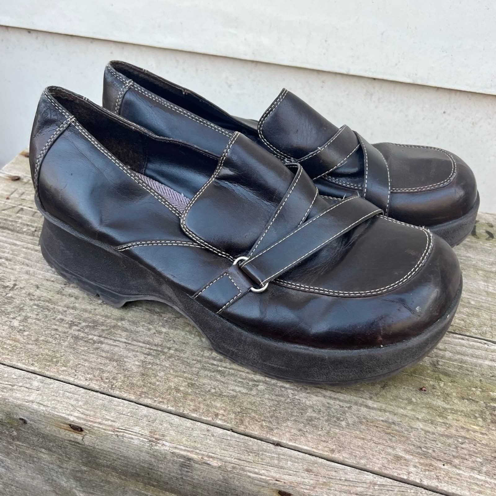 Vintage Vintage 90s Y2K LEI Brown Chunky Platform Clogs Faux Strap ...