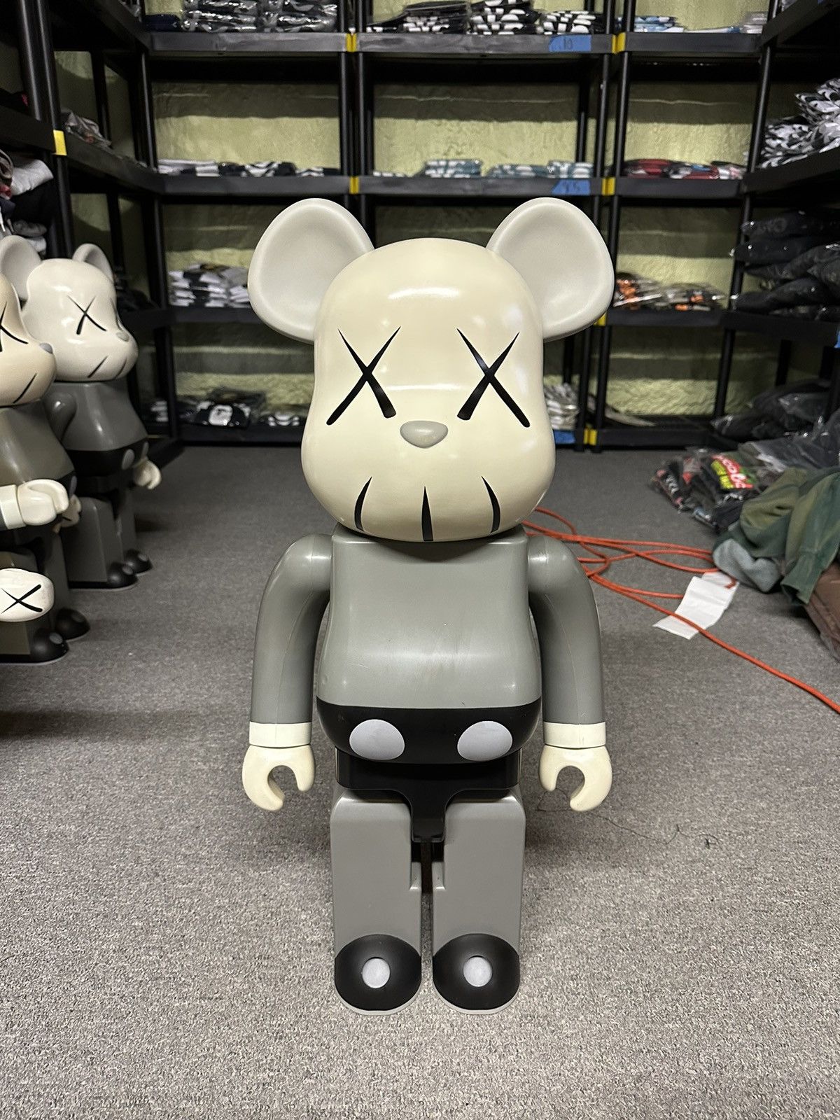 Kaws × Medicom Bearbrick Kaws 1000% bearbrick 2002 | Grailed