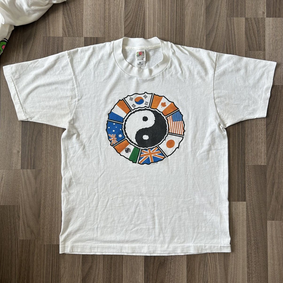 Art × Vintage Vintage Ying-Yang Country Flags Art t-shirt White L 1994 ...