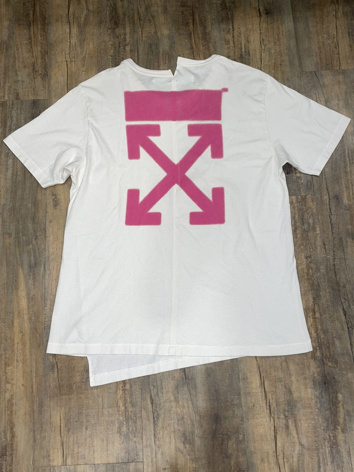 Off-White RARE Off-White World Hand Pink Arrows Logo White Tee | Grailed