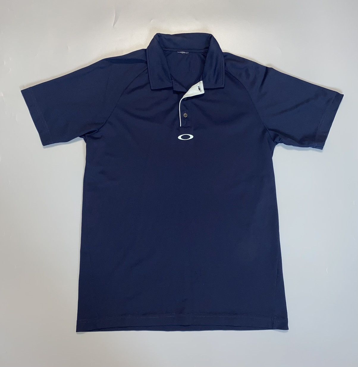 Oakley Oakley Polo t-shit centre logo Y2K | Grailed